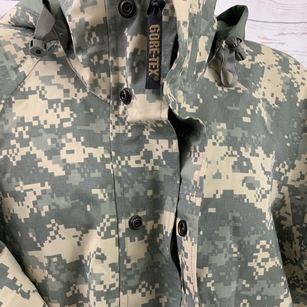 Men’s Army Digital Camo Gortex Parka Small Long - Gem